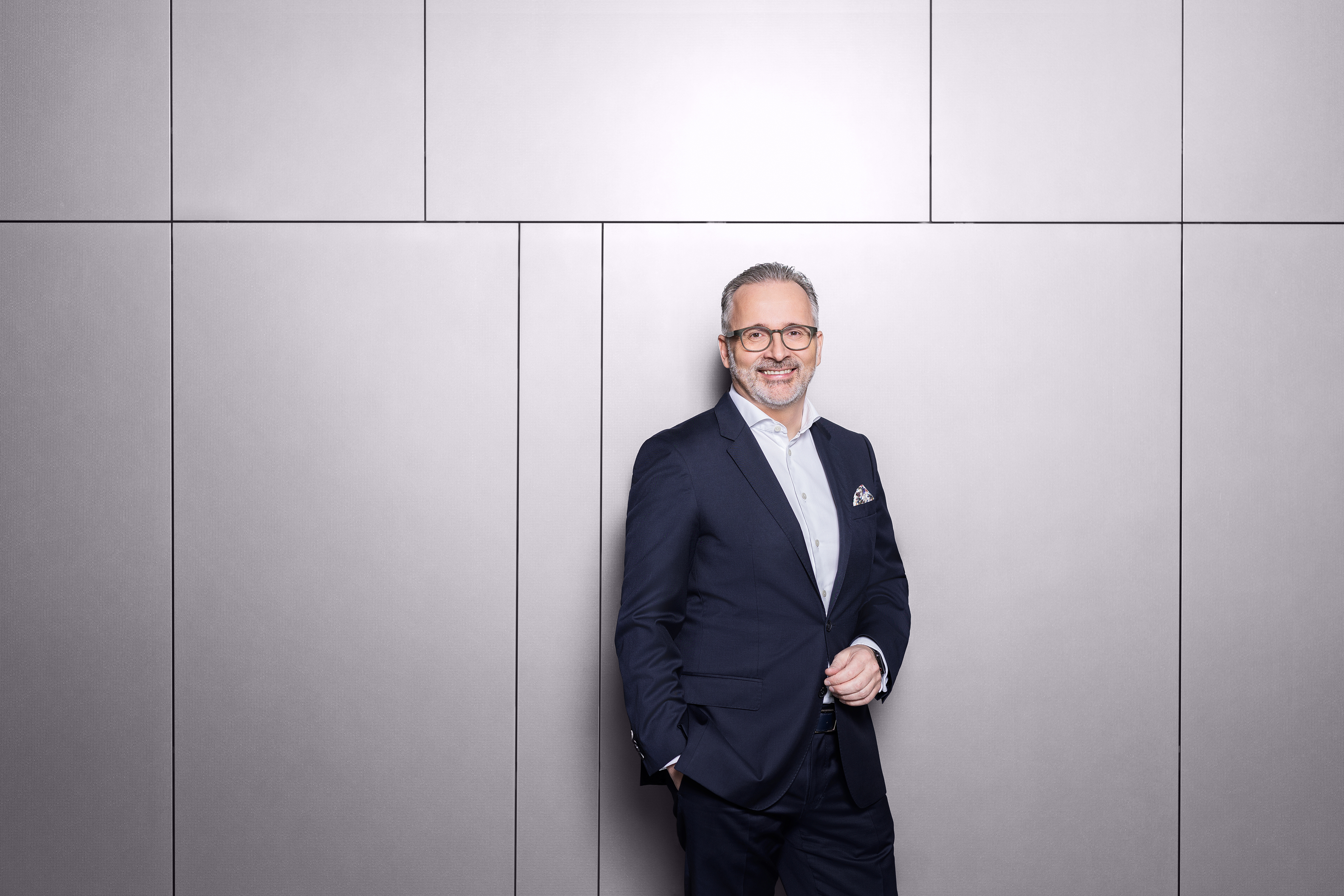 Carsten Knobel é nomeado novo CEO da Henkel no lugar de Hans Van Bylen